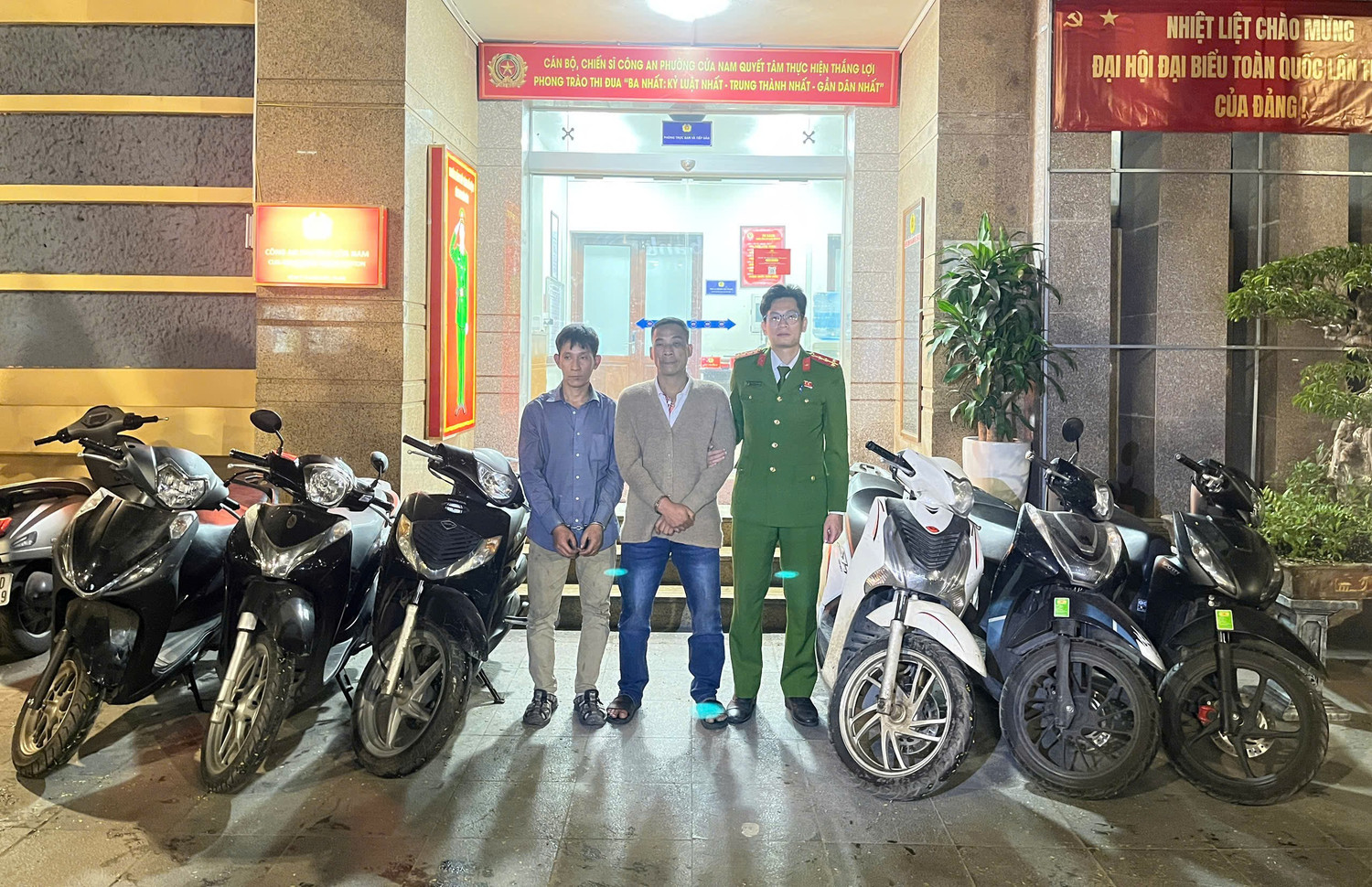 Bắt gã đàn ông trộm cắp 5 chiếc xe SH chỉ trong 1 buổi chiều | Báo Điện ...