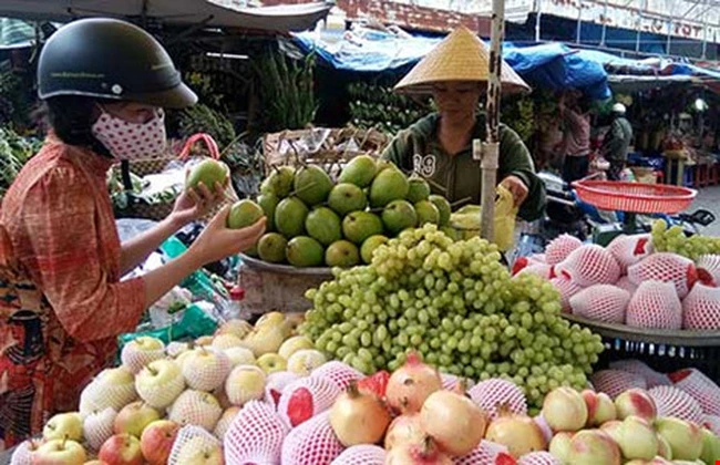 Rau quả Trung Quốc nhập khẩu tiểu ngạch, kiểm tra bằng mắt