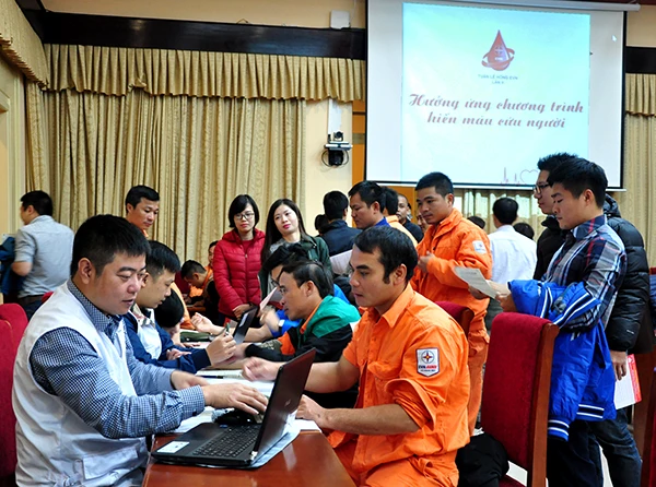 EVN HANOI tri ân khách hàng trong suốt tháng 12