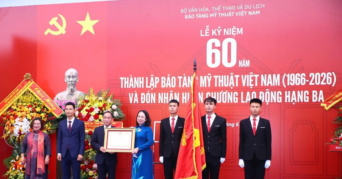 Bảo tàng Mỹ thuật Việt Nam đón nhận Huân chương Lao động hạng Ba