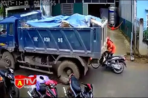 Sự nguy hiểm khi lùi xe thiếu quan sát