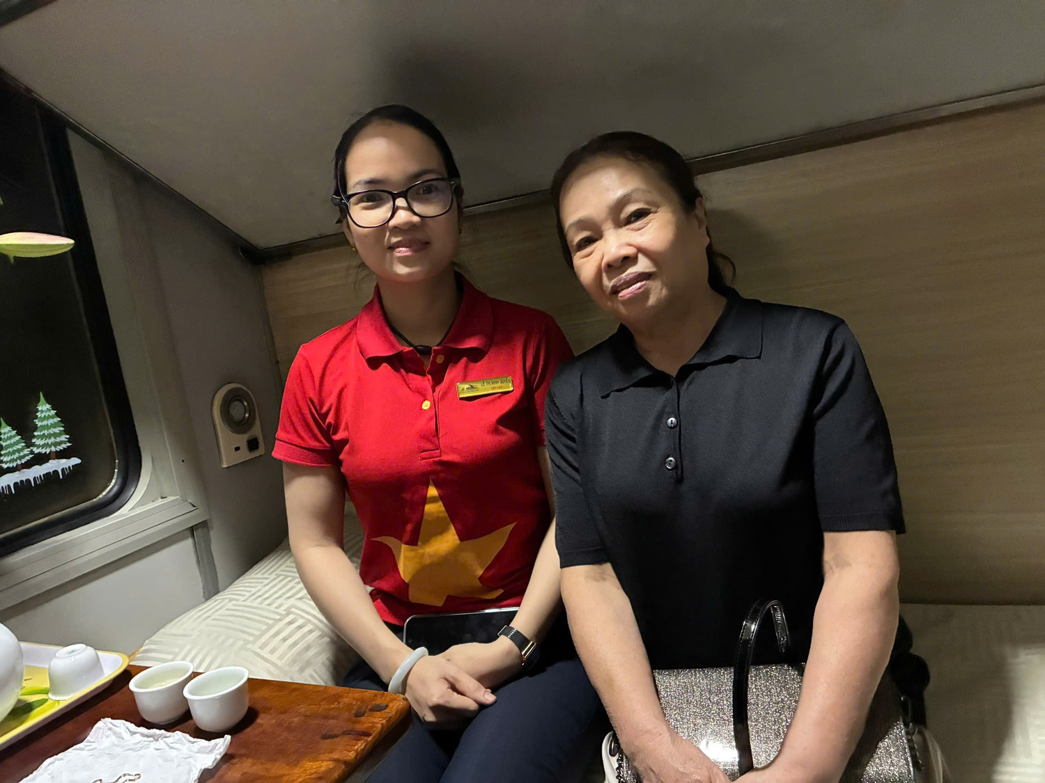 Hành khách quên tài sản lớn trên tàu Bắc-Nam đầu năm mới 2026 | Báo ...