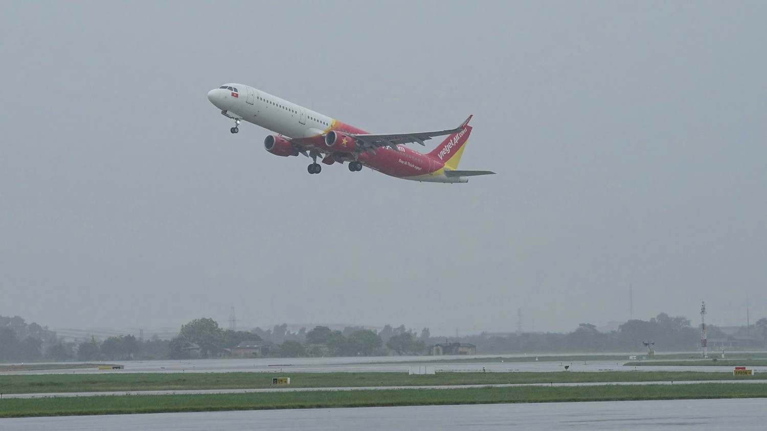 Hoạt động sân bay Nội Bài gây ồn và ảnh hưởng dân cư: Cục Hàng không ...